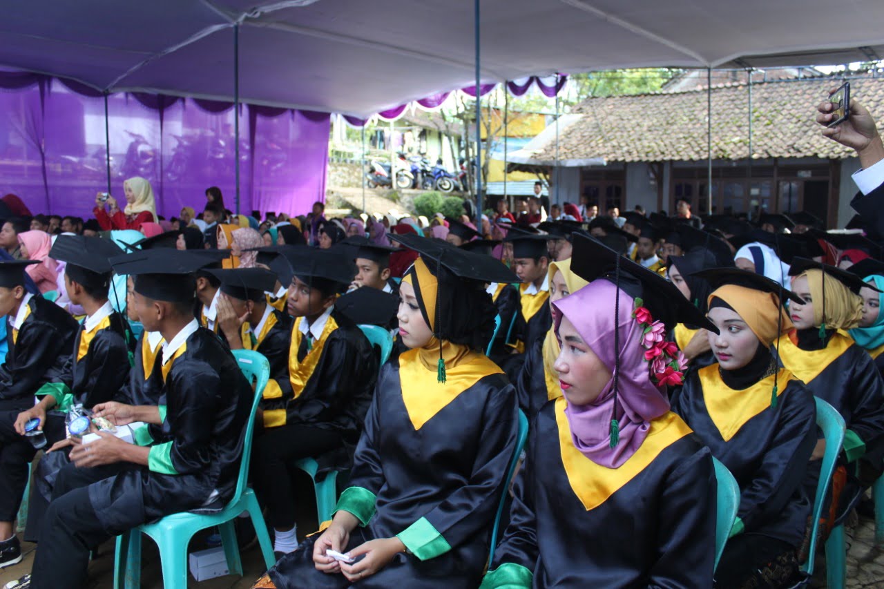 Wisuda dan Pelepasan Kelas IX MTs NU 15 Jurangagung TP 2018/2019